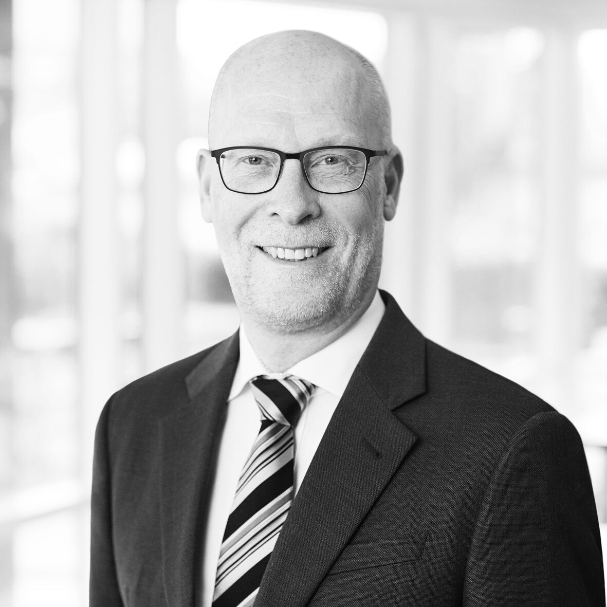 Contact us - Redmark - English